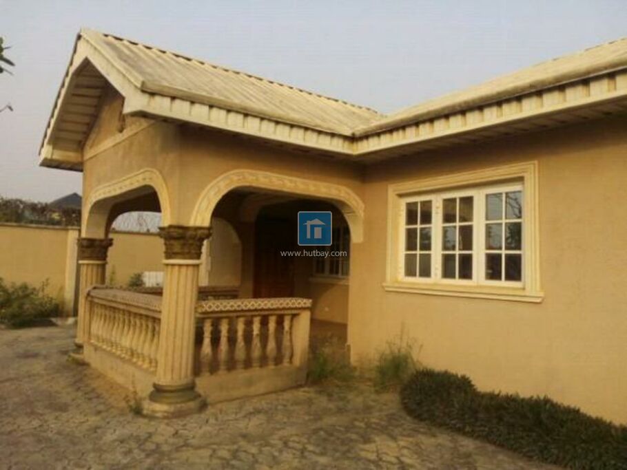 3 Bedroom Bungalow at Jakande Estate Lagos | Hutbay