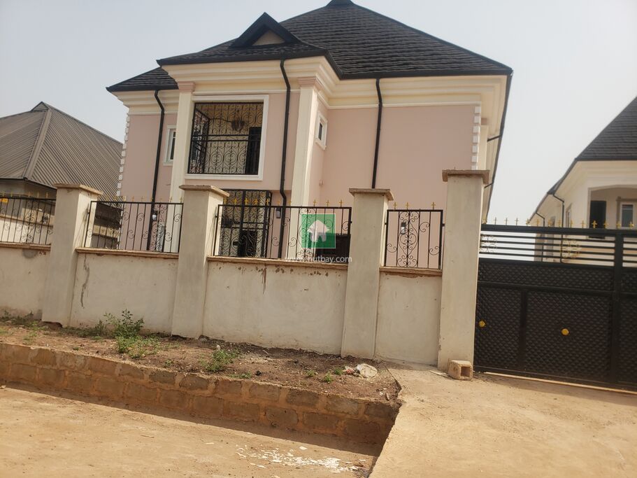 Land For sale at Benin, Edo | Hutbay