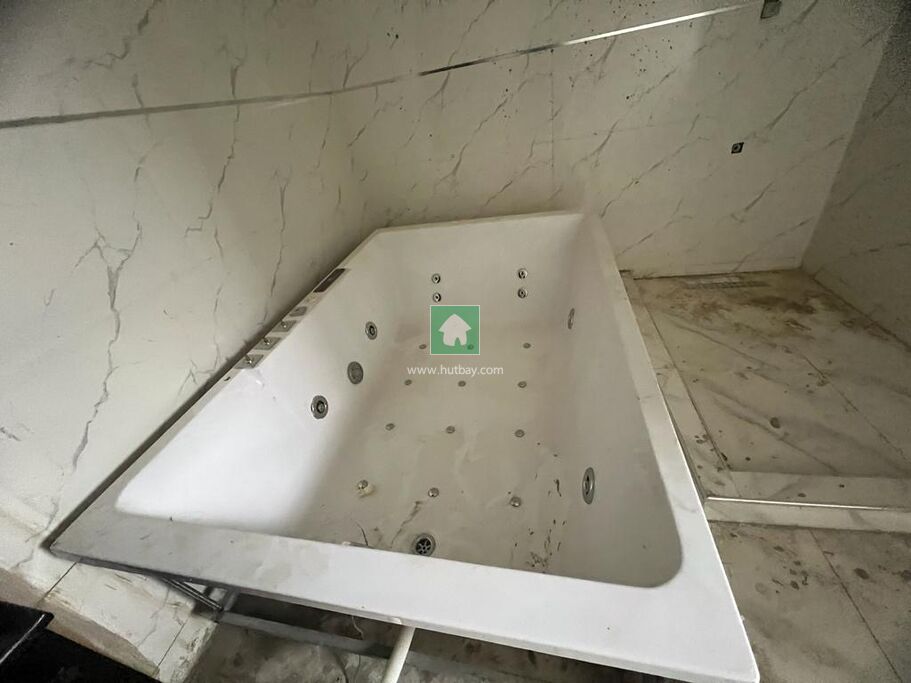 7 Bedroom Mansion For sale at Gwarinpa, Abuja | Hutbay